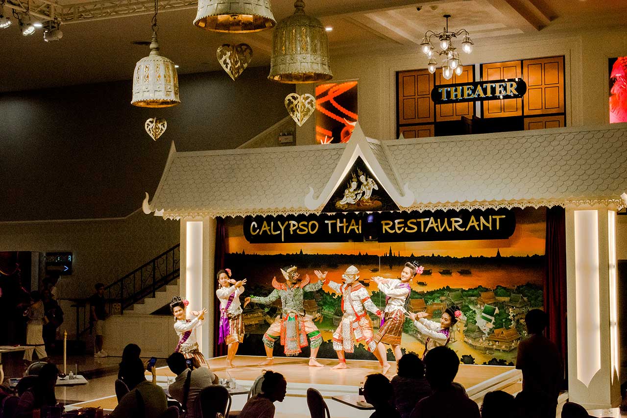 Classical Thai dinner and dance performance Bangkok 2024